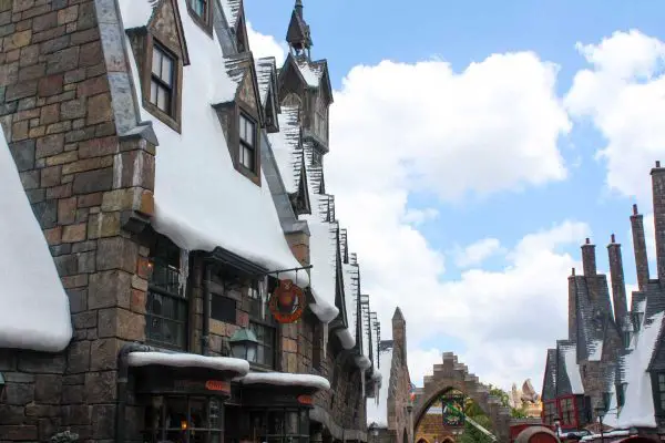 Exploring Orlando's Wizarding World of Harry Potter - Hogsmeade