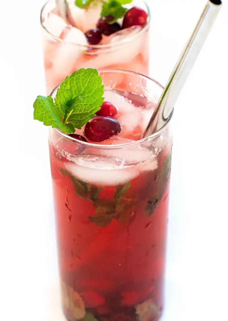 36 Festive Cranberry Cocktails to Put You in the Holiday Spirit