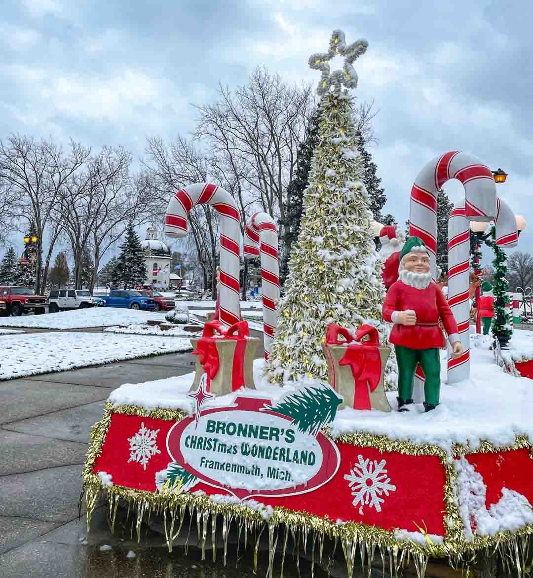 10 Magical Midwest Christmas Getaways